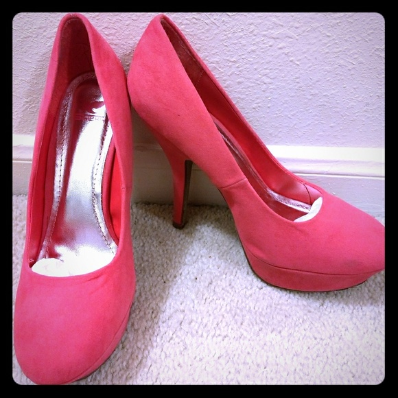 sheik Shoes | Shoes | Sexy Peach Colored Velvet Pump | Poshmark